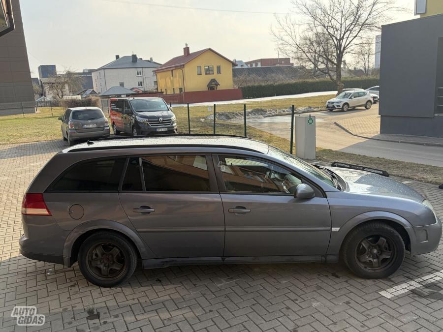 Grey Opel Vectra 2005 in Jonava, with an engine capacity of 1.90 L and mileage of 468 thousand km for 850 €, photo 6 on AUTOMOTO.COM.LV
