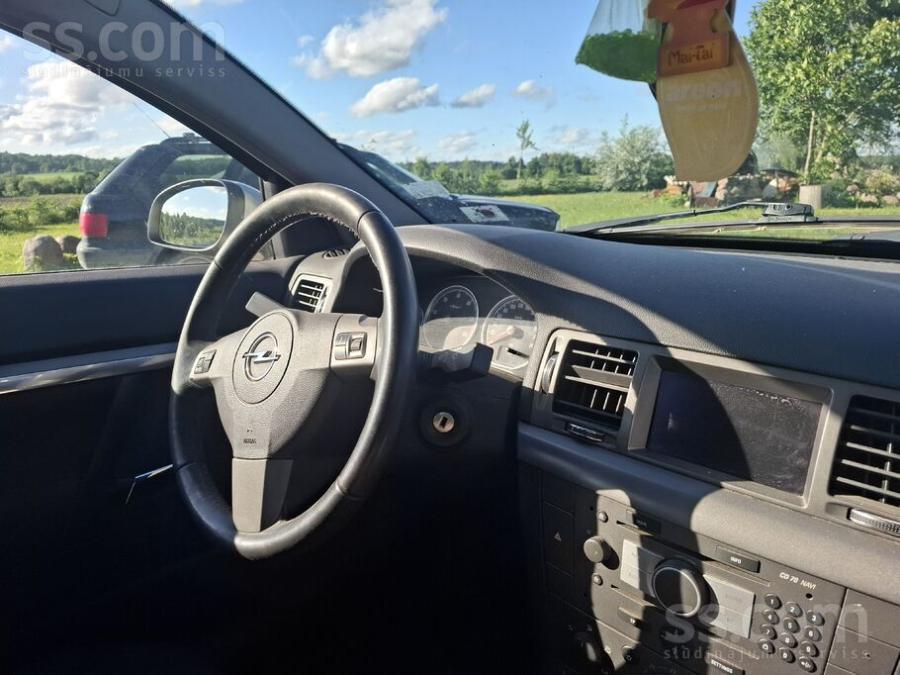Pelēks Opel Vectra 2005 Jēkabpils, ar dzinēja tilpumu 1.90 L un nobraukumu 305 tūkst. km par 1200 €, foto 4 vietnē AUTOMOTO.COM.LV
