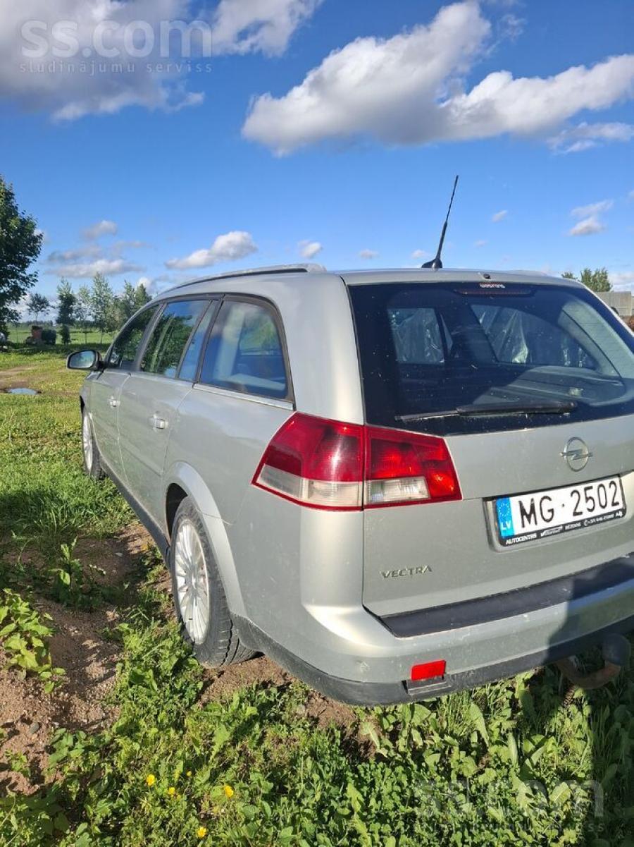 Pelēks Opel Vectra 2005 Jēkabpils, ar dzinēja tilpumu 1.90 L un nobraukumu 305 tūkst. km par 1200 €, foto 6 vietnē AUTOMOTO.COM.LV