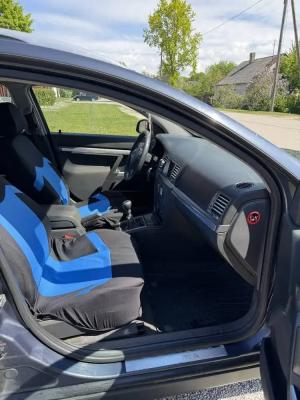 Pelēks Opel Vectra 2005 Ventspils, ar dzinēja tilpumu 1.90 L un nobraukumu 361 tūkst. km par 1300 €, foto 10 vietnē AUTOMOTO.COM.LV