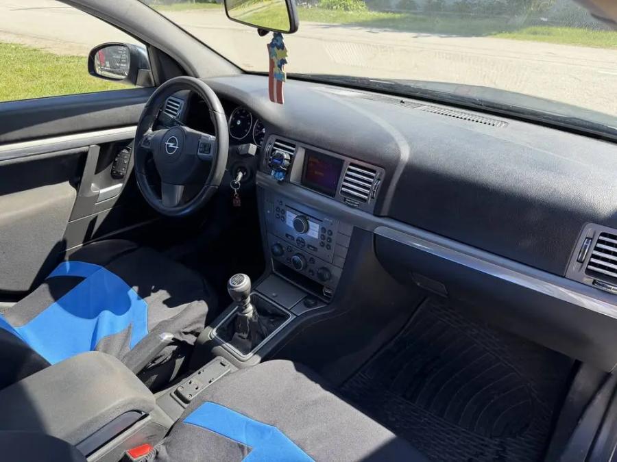 Pelēks Opel Vectra 2005 Ventspils, ar dzinēja tilpumu 1.90 L un nobraukumu 361 tūkst. km par 1300 €, foto 11 vietnē AUTOMOTO.COM.LV