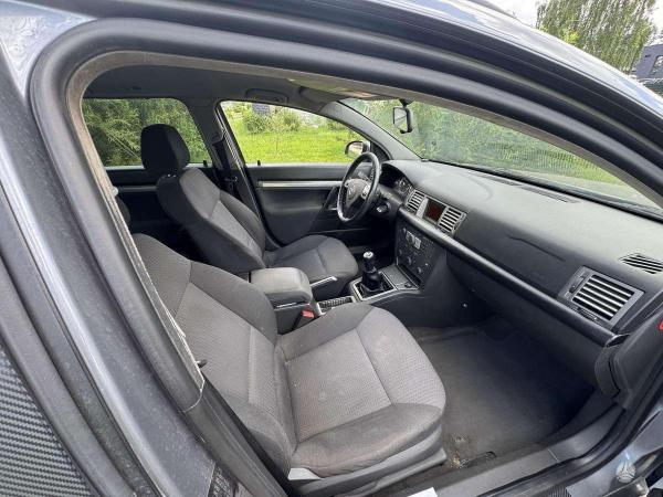 Pelēks Opel Vectra 2005 Kauņa, ar dzinēja tilpumu 1.91 L un nobraukumu 390 tūkst. km par 1000 €, foto 8 vietnē AUTOMOTO.COM.LV