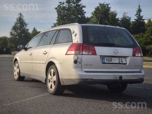 Серый Опель Вектра 2005 в Рига, объемом двигателя 1.90 л и пробегом 282 тыс. км за 980 €, фото 4 на AUTOMOTO.COM.LV