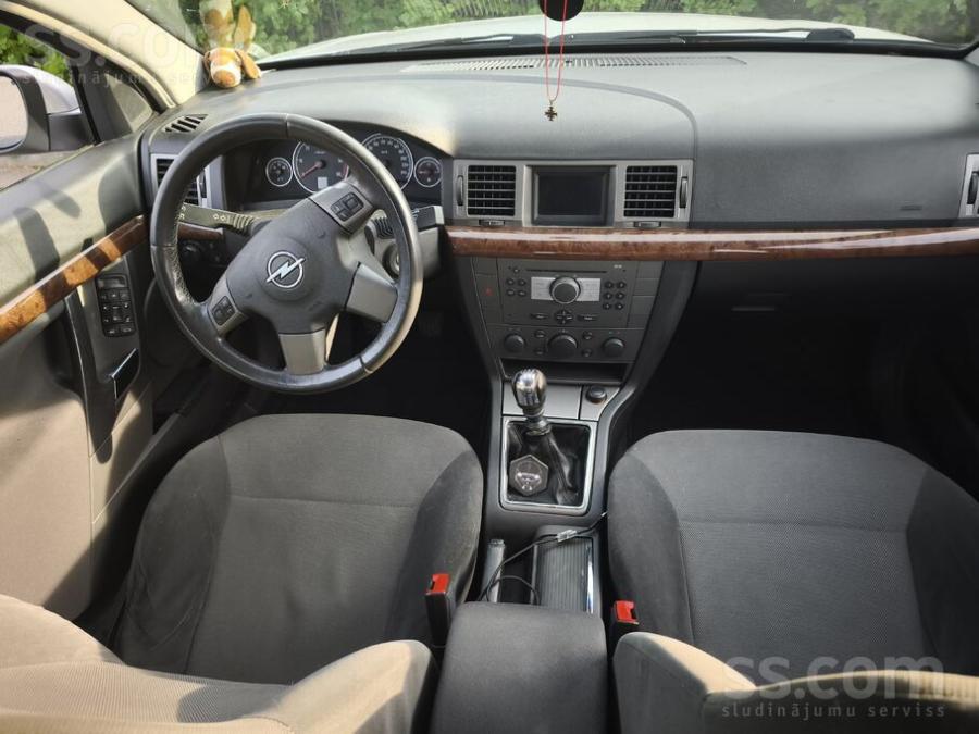 Pelēks Opel Vectra 2005 Rīga, ar dzinēja tilpumu 1.90 L un nobraukumu 282 tūkst. km par 980 €, foto 7 vietnē AUTOMOTO.COM.LV