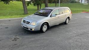 Grey Opel Vectra 2005 in Vilnius, with an engine capacity of 1.90 L and mileage of 320 thousand km for 1150 €, photo  on AUTOMOTO.COM.LV