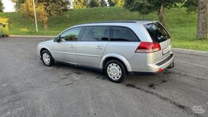 Grey Opel Vectra 2005 in Vilnius, with an engine capacity of 1.90 L and mileage of 320 thousand km for 1150 €, photo 7 on AUTOMOTO.COM.LV