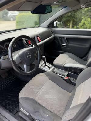 Grey Opel Vectra 2005 in Kaunas, with an engine capacity of 1.91 L and mileage of 334 thousand km for 1190 €, photo 13 on AUTOMOTO.COM.LV