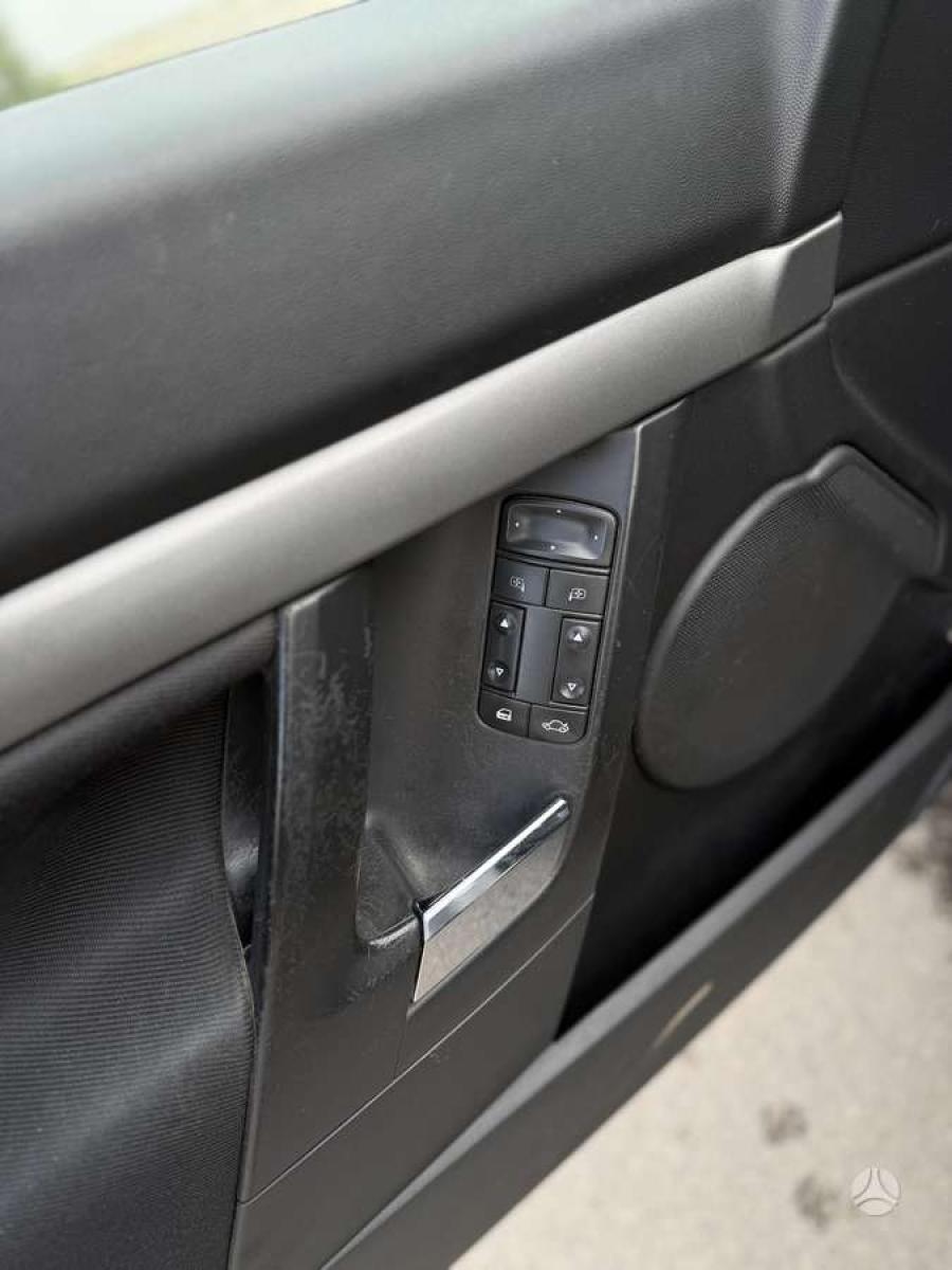 Grey Opel Vectra 2005 in Kaunas, with an engine capacity of 1.91 L and mileage of 334 thousand km for 1190 €, photo 14 on AUTOMOTO.COM.LV
