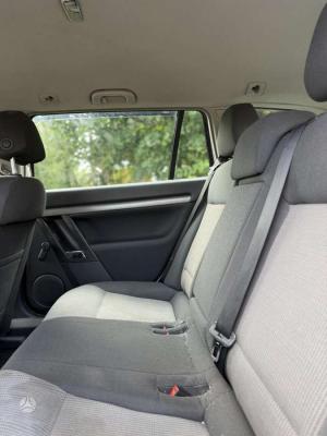 Grey Opel Vectra 2005 in Kaunas, with an engine capacity of 1.91 L and mileage of 334 thousand km for 1190 €, photo 15 on AUTOMOTO.COM.LV