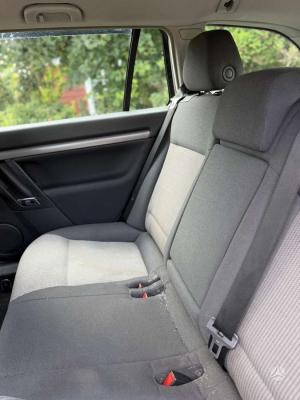 Grey Opel Vectra 2005 in Kaunas, with an engine capacity of 1.91 L and mileage of 334 thousand km for 1190 €, photo 17 on AUTOMOTO.COM.LV