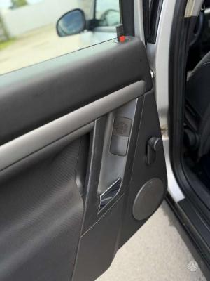 Grey Opel Vectra 2005 in Kaunas, with an engine capacity of 1.91 L and mileage of 334 thousand km for 1190 €, photo 18 on AUTOMOTO.COM.LV