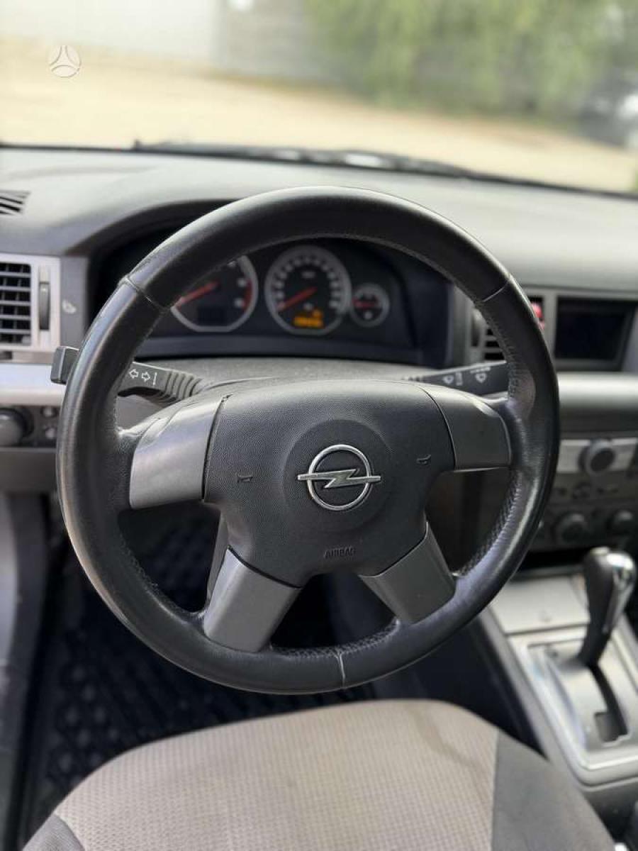 Grey Opel Vectra 2005 in Kaunas, with an engine capacity of 1.91 L and mileage of 334 thousand km for 1190 €, photo 20 on AUTOMOTO.COM.LV
