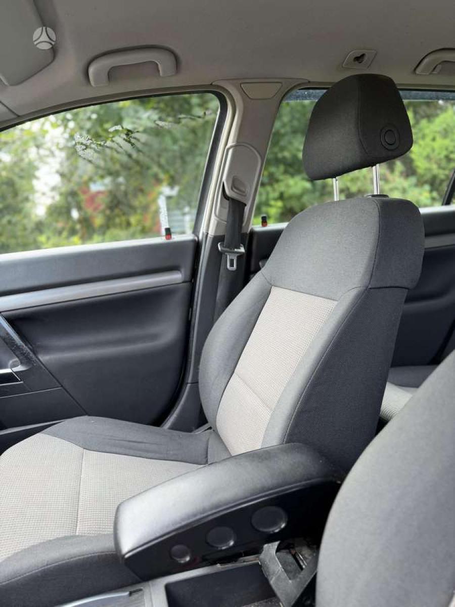 Grey Opel Vectra 2005 in Kaunas, with an engine capacity of 1.91 L and mileage of 334 thousand km for 1190 €, photo 21 on AUTOMOTO.COM.LV