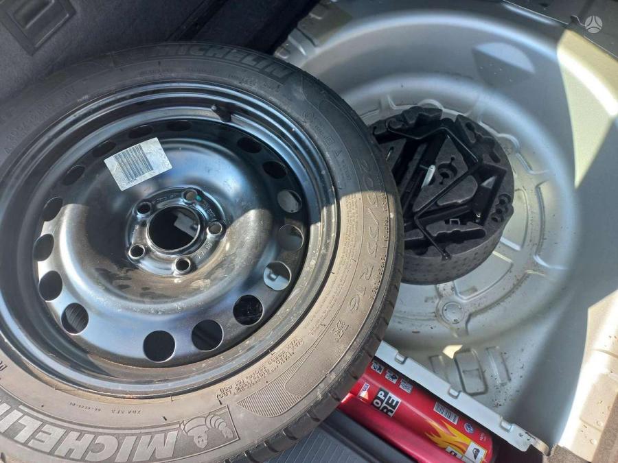 Pelēks Opel Vectra 2005 Kauņa, ar dzinēja tilpumu 1.91 L un nobraukumu 344 tūkst. km par 2100 €, foto 19 vietnē AUTOMOTO.COM.LV