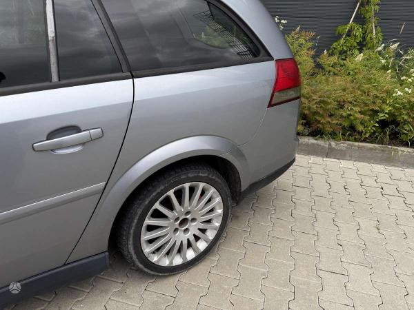 Pelēks Opel Vectra 2005 Viļņa, ar dzinēja tilpumu 1.91 L un nobraukumu 396 tūkst. km par 1250 €, foto 4 vietnē AUTOMOTO.COM.LV