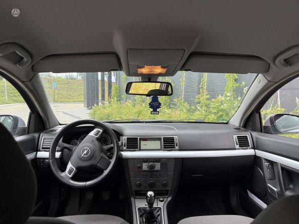 Pelēks Opel Vectra 2005 Viļņa, ar dzinēja tilpumu 1.91 L un nobraukumu 396 tūkst. km par 1250 €, foto 10 vietnē AUTOMOTO.COM.LV