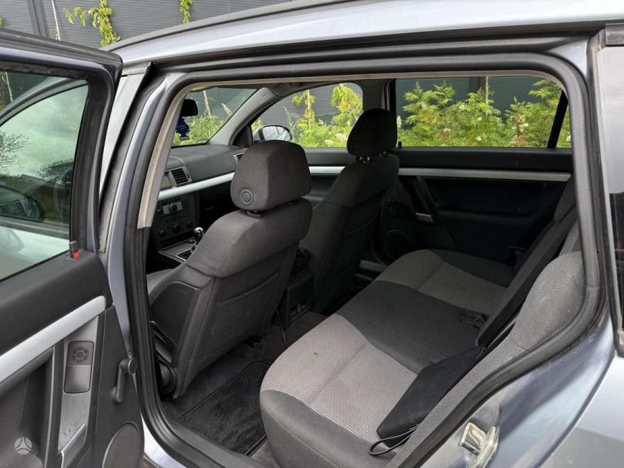 Pelēks Opel Vectra 2005 Viļņa, ar dzinēja tilpumu 1.91 L un nobraukumu 396 tūkst. km par 1250 €, foto 15 vietnē AUTOMOTO.COM.LV