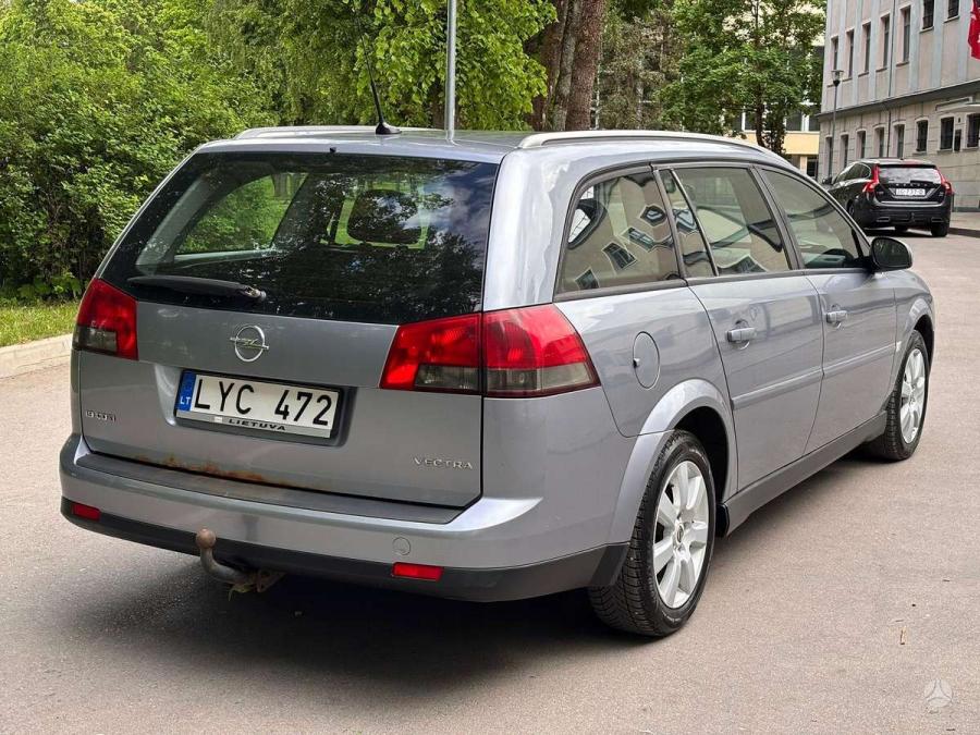 Pelēks Opel Vectra 2005 Raseiniai, ar dzinēja tilpumu 1.91 L un nobraukumu 386 tūkst. km par 950 €, foto 5 vietnē AUTOMOTO.COM.LV