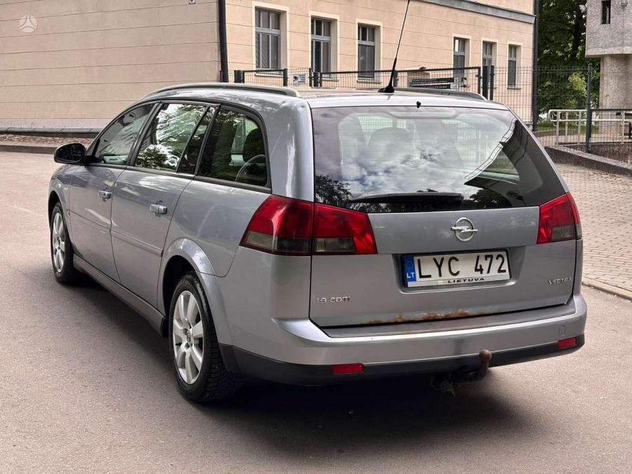 Pelēks Opel Vectra 2005 Raseiniai, ar dzinēja tilpumu 1.91 L un nobraukumu 386 tūkst. km par 950 €, foto 7 vietnē AUTOMOTO.COM.LV