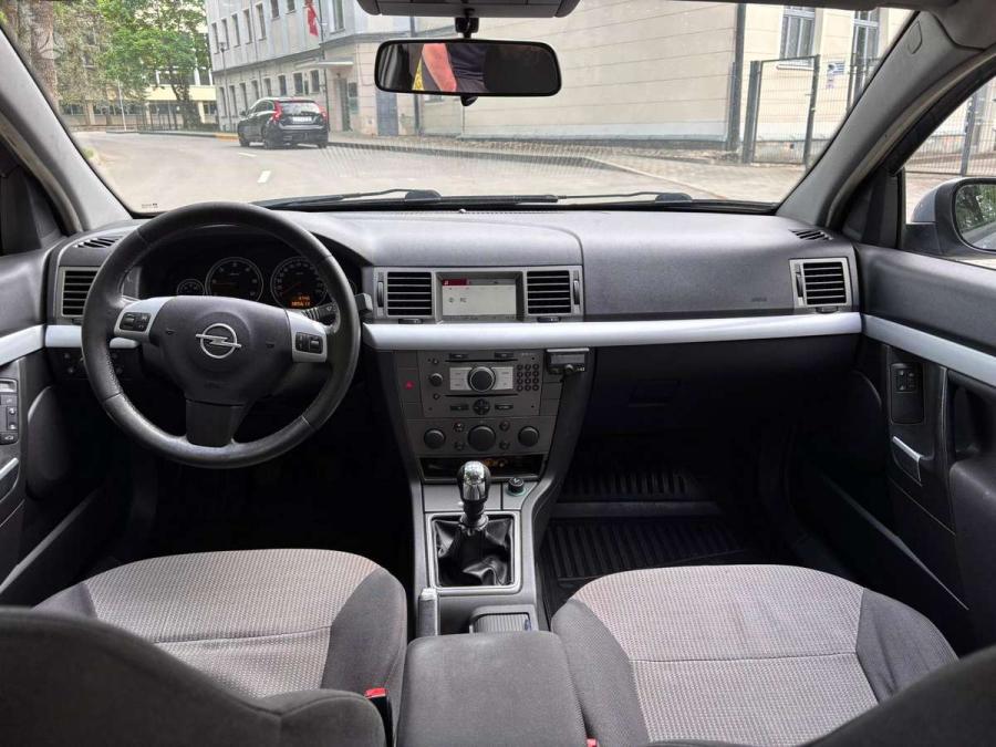 Pelēks Opel Vectra 2005 Raseiniai, ar dzinēja tilpumu 1.91 L un nobraukumu 386 tūkst. km par 950 €, foto 13 vietnē AUTOMOTO.COM.LV