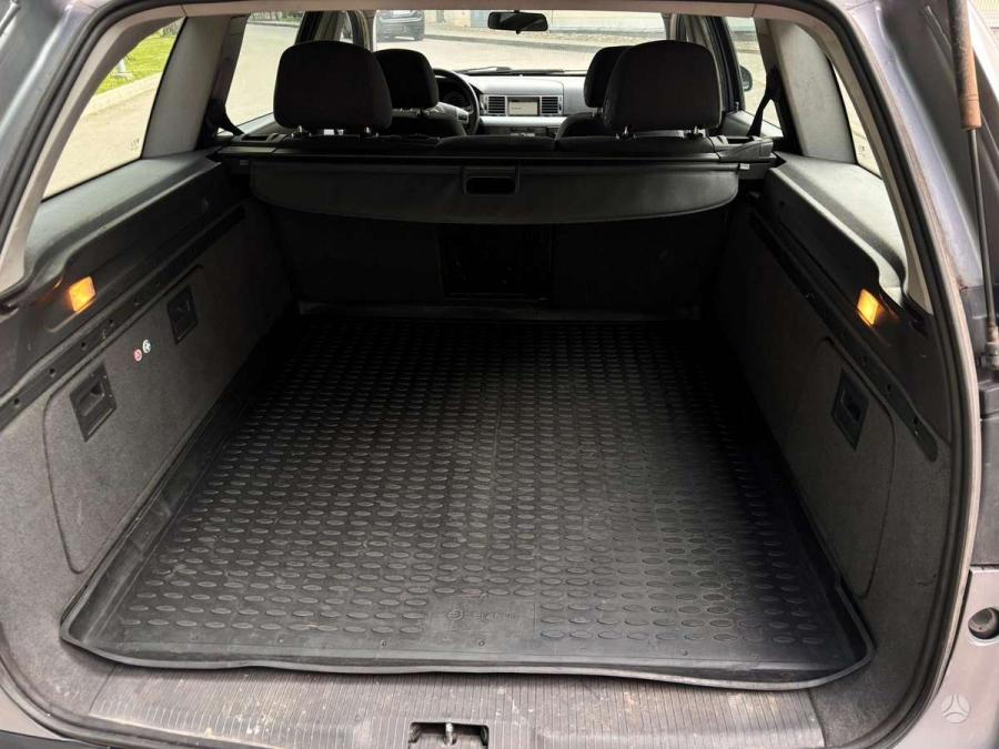 Pelēks Opel Vectra 2005 Raseiniai, ar dzinēja tilpumu 1.91 L un nobraukumu 386 tūkst. km par 950 €, foto 18 vietnē AUTOMOTO.COM.LV