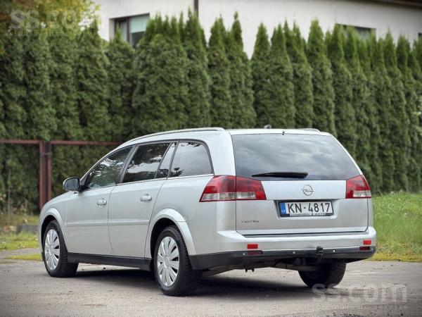 Pelēks Opel Vectra 2005 Jelgava, ar dzinēja tilpumu 1.90 L un nobraukumu 366 tūkst. km par 1650 €, foto 4 vietnē AUTOMOTO.COM.LV