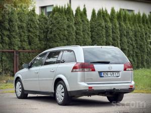 Pelēks Opel Vectra 2005 Jelgava, ar dzinēja tilpumu 1.90 L un nobraukumu 366 tūkst. km par 1650 €, foto 4 vietnē AUTOMOTO.COM.LV