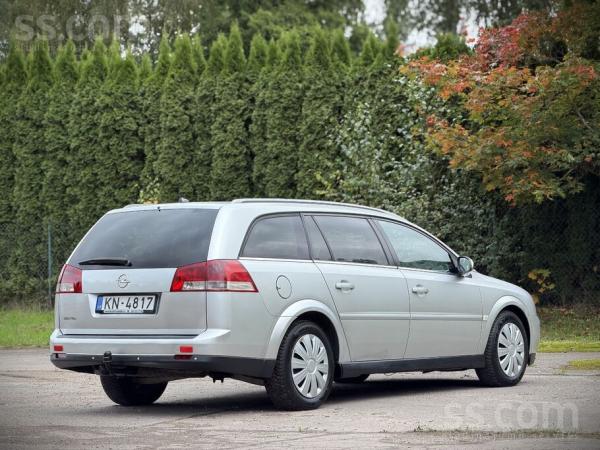 Pelēks Opel Vectra 2005 Jelgava, ar dzinēja tilpumu 1.90 L un nobraukumu 366 tūkst. km par 1650 €, foto 5 vietnē AUTOMOTO.COM.LV
