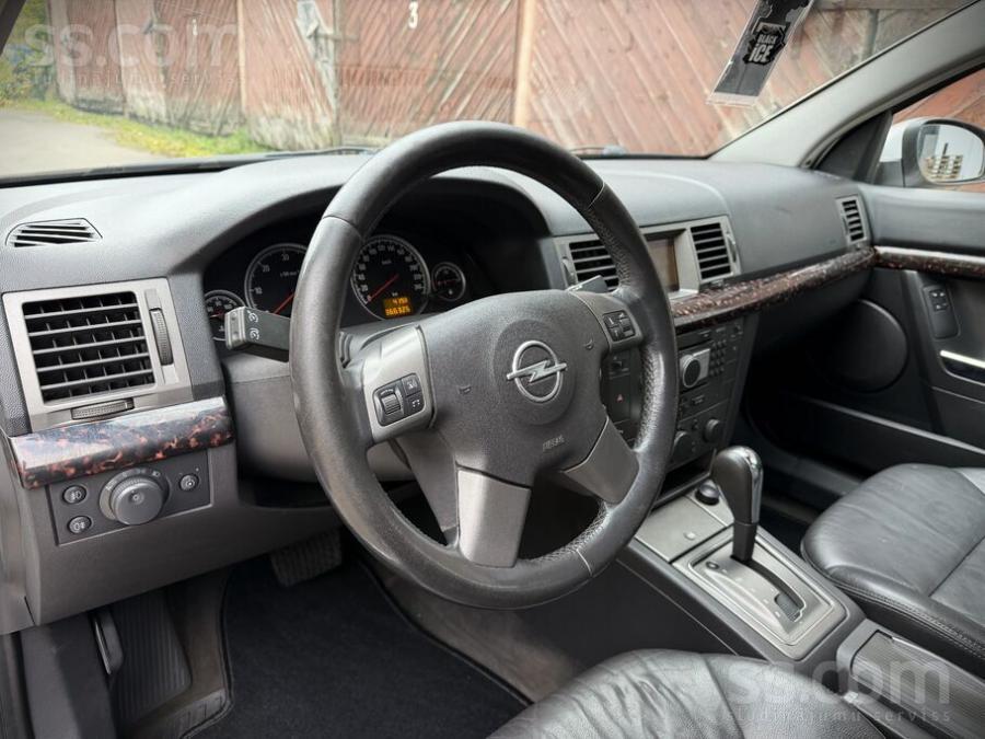 Pelēks Opel Vectra 2005 Jelgava, ar dzinēja tilpumu 1.90 L un nobraukumu 366 tūkst. km par 1650 €, foto 12 vietnē AUTOMOTO.COM.LV