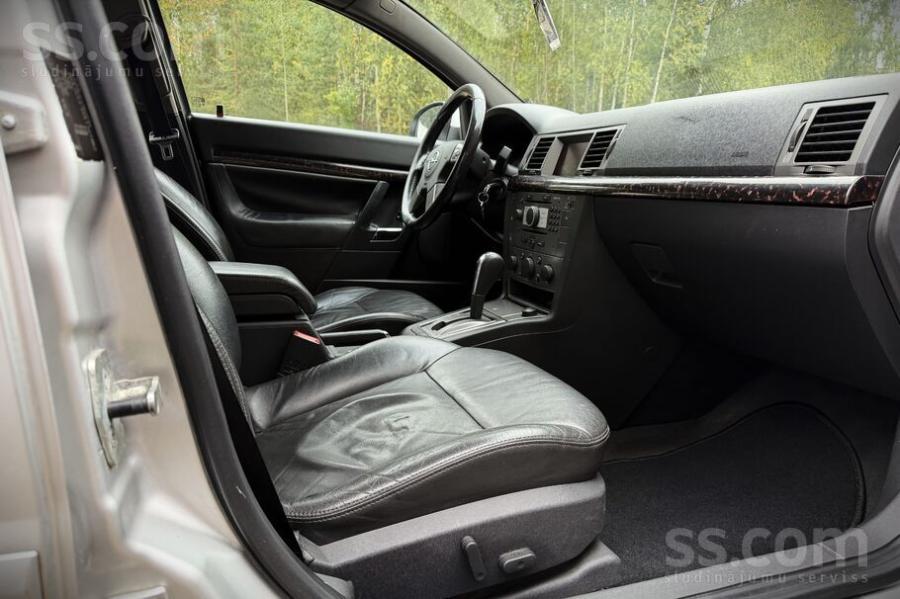 Pelēks Opel Vectra 2005 Jelgava, ar dzinēja tilpumu 1.90 L un nobraukumu 366 tūkst. km par 1650 €, foto 15 vietnē AUTOMOTO.COM.LV