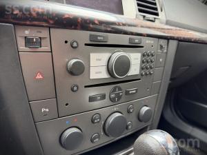 Pelēks Opel Vectra 2005 Jelgava, ar dzinēja tilpumu 1.90 L un nobraukumu 366 tūkst. km par 1650 €, foto 17 vietnē AUTOMOTO.COM.LV