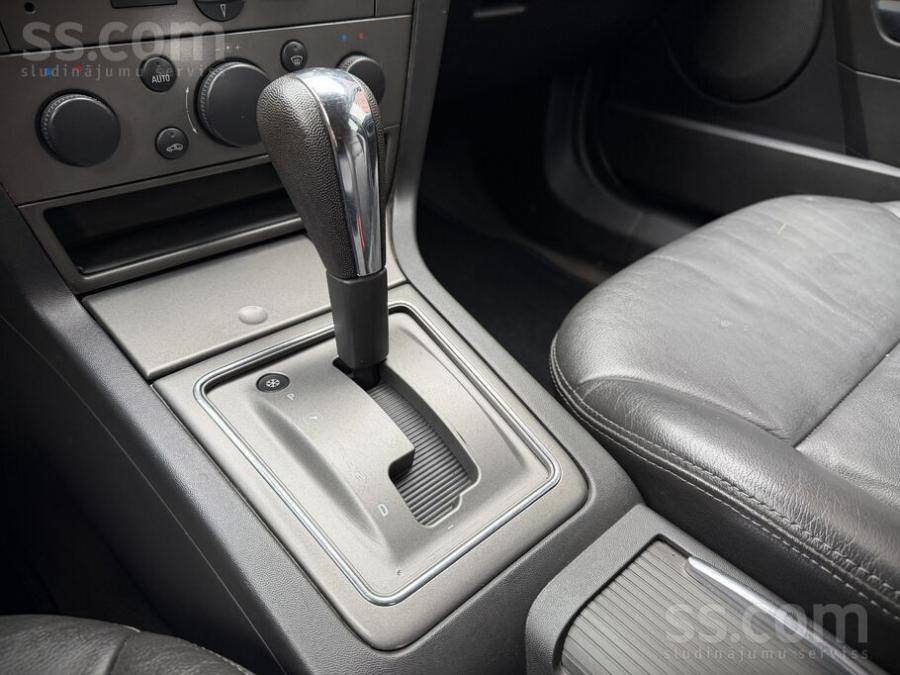 Pelēks Opel Vectra 2005 Jelgava, ar dzinēja tilpumu 1.90 L un nobraukumu 366 tūkst. km par 1650 €, foto 18 vietnē AUTOMOTO.COM.LV