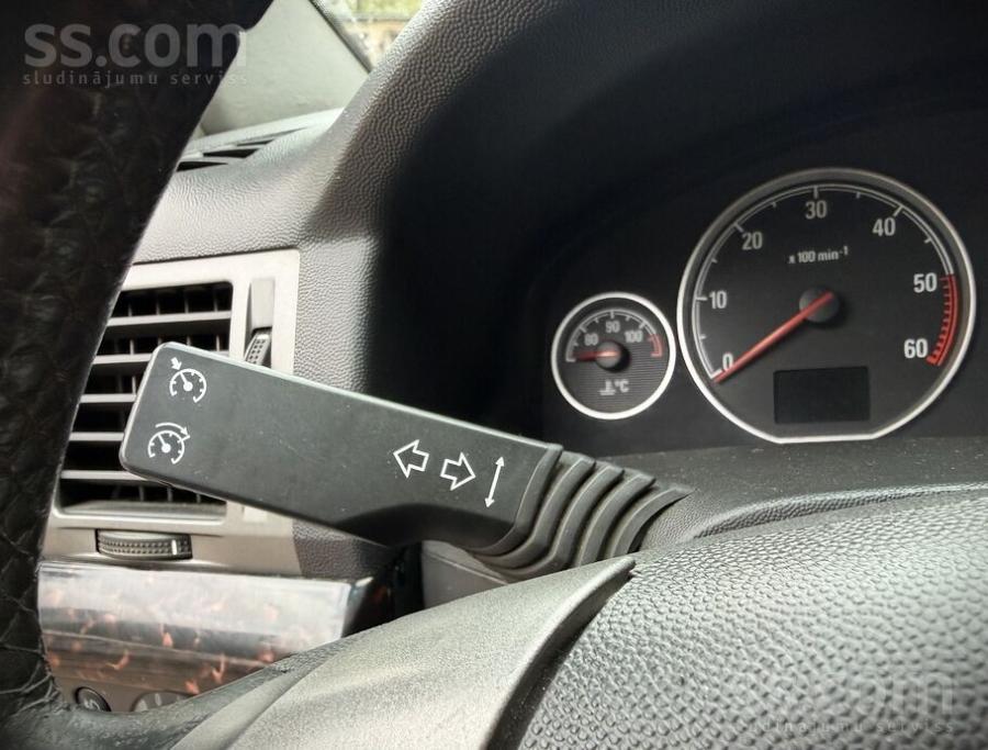 Pelēks Opel Vectra 2005 Jelgava, ar dzinēja tilpumu 1.90 L un nobraukumu 366 tūkst. km par 1650 €, foto 20 vietnē AUTOMOTO.COM.LV