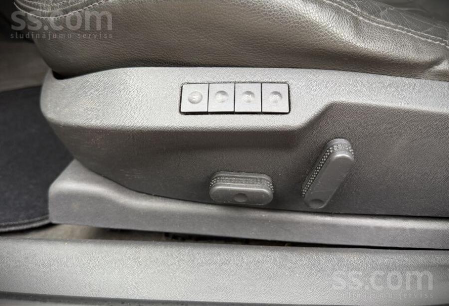Pelēks Opel Vectra 2005 Jelgava, ar dzinēja tilpumu 1.90 L un nobraukumu 366 tūkst. km par 1650 €, foto 21 vietnē AUTOMOTO.COM.LV