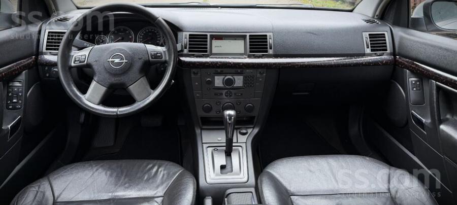 Pelēks Opel Vectra 2005 Jelgava, ar dzinēja tilpumu 1.90 L un nobraukumu 366 tūkst. km par 1650 €, foto 22 vietnē AUTOMOTO.COM.LV