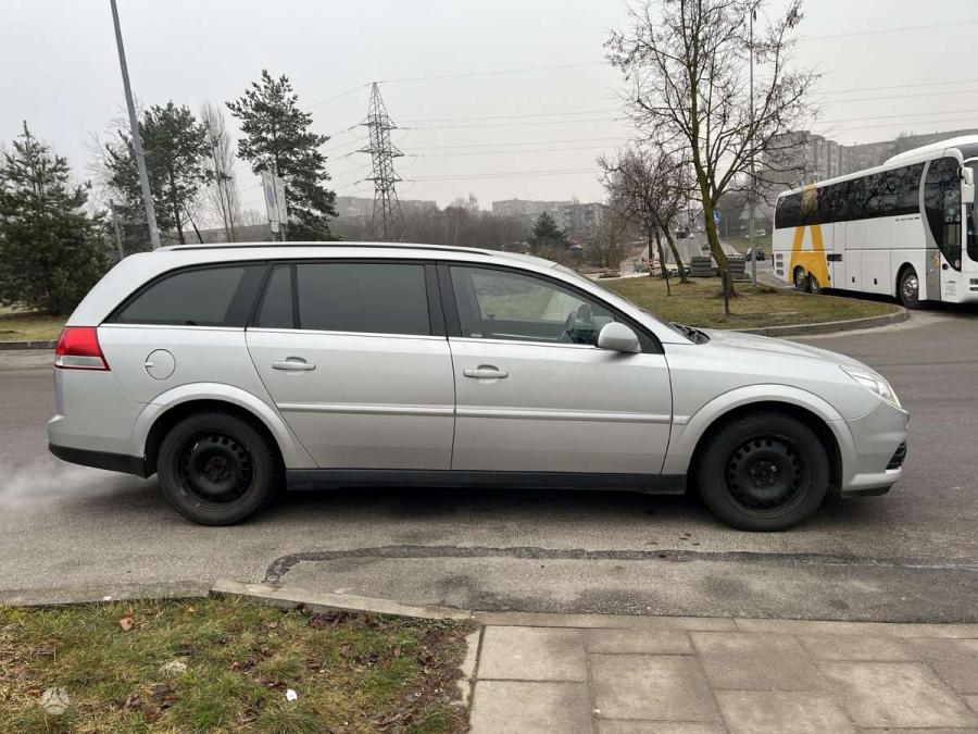 Pelēks Opel Vectra 2006 Viļņa, ar dzinēja tilpumu 1.90 L un nobraukumu 321 tūkst. km par 1650 €, foto 4 vietnē AUTOMOTO.COM.LV