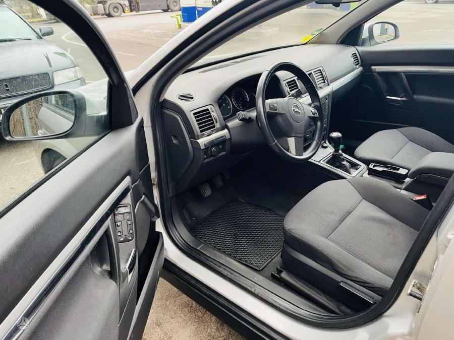 Pelēks Opel Vectra 2006 Viļņa, ar dzinēja tilpumu 1.90 L un nobraukumu 321 tūkst. km par 1650 €, foto 8 vietnē AUTOMOTO.COM.LV