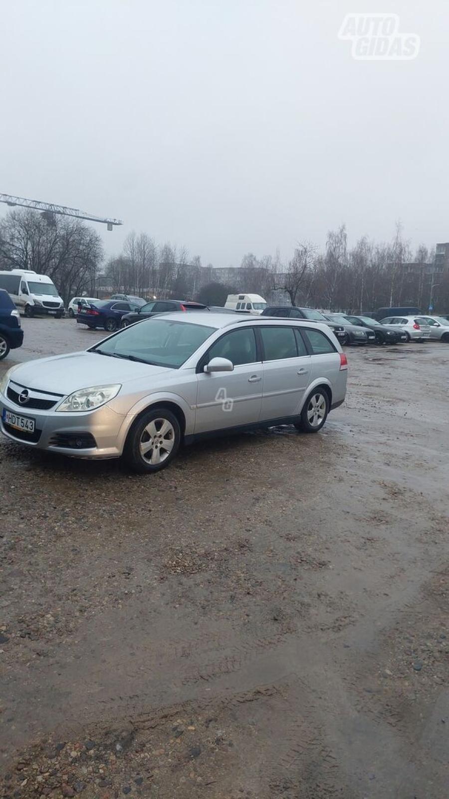 Grey Opel Vectra 2006 in Vilnius, with an engine capacity of 1.90 L and mileage of 255 thousand km for 1000 €, photo 6 on AUTOMOTO.COM.LV