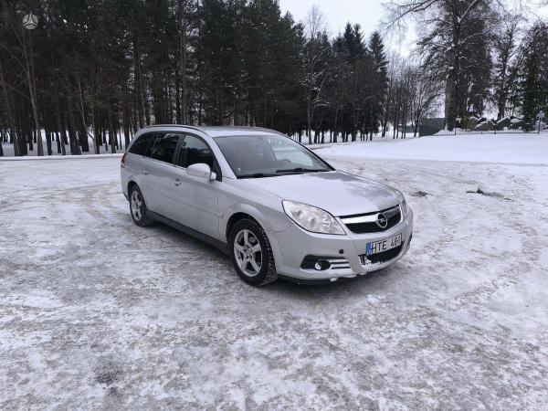 Grey Opel Vectra 2006 in Mazeikiai, with an engine capacity of 1.91 L and mileage of 307 thousand km for 1600 €, photo 2 on AUTOMOTO.COM.LV