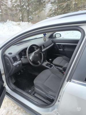 Grey Opel Vectra 2006 in Mazeikiai, with an engine capacity of 1.91 L and mileage of 307 thousand km for 1600 €, photo 8 on AUTOMOTO.COM.LV