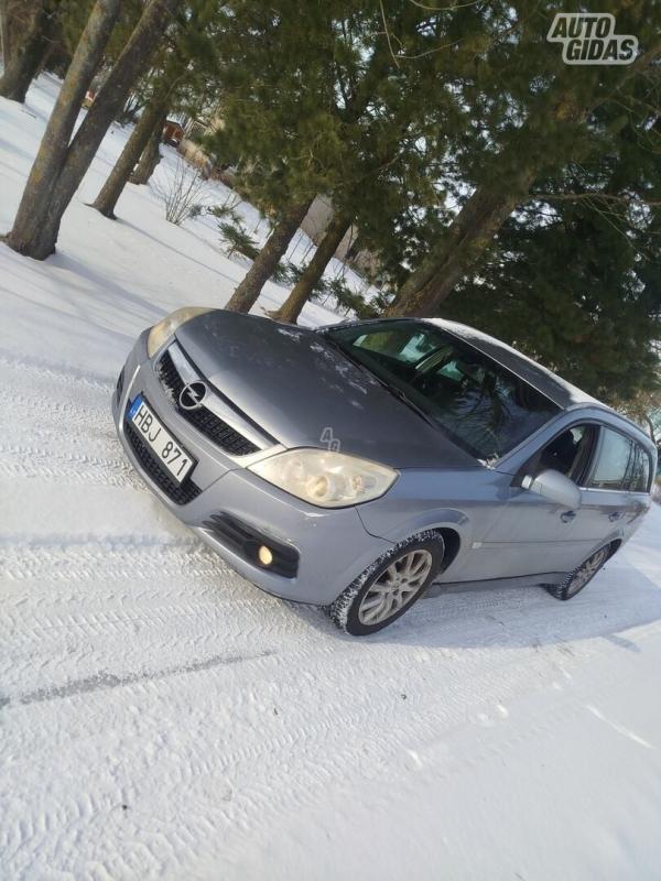 Grey Opel Vectra 2006 in Marijampole, with an engine capacity of 1.90 L and mileage of 300 thousand km for 699 €, photo 1 on AUTOMOTO.COM.LV