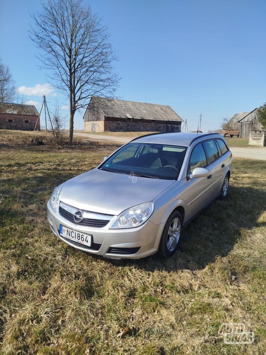 Grey Opel Vectra 2006 in Vilkaviskis, with an engine capacity of 1.90 L and mileage of 365 thousand km for 750 €, photo 1 on AUTOMOTO.COM.LV