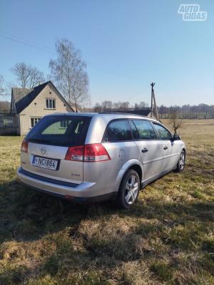 Grey Opel Vectra 2006 in Vilkaviskis, with an engine capacity of 1.90 L and mileage of 365 thousand km for 750 €, photo 3 on AUTOMOTO.COM.LV