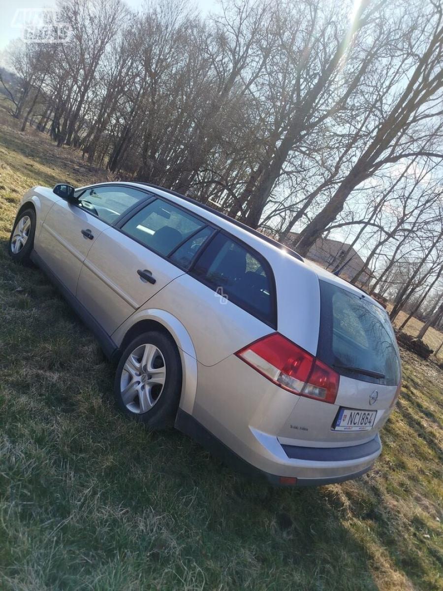 Grey Opel Vectra 2006 in Vilkaviskis, with an engine capacity of 1.90 L and mileage of 365 thousand km for 750 €, photo 4 on AUTOMOTO.COM.LV
