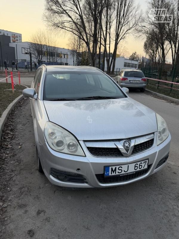 Grey Opel Vectra 2006 in Kaunas, with an engine capacity of 1.90 L and mileage of 307 thousand km for 650 €, photo 2 on AUTOMOTO.COM.LV