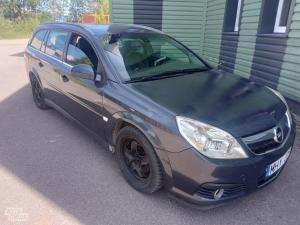 Grey Opel Vectra 2006 in Siauliai, with an engine capacity of 1.90 L and mileage of 300 thousand km for 990 €, photo 3 on AUTOMOTO.COM.LV