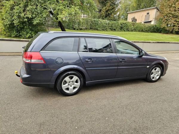 Grey Opel Vectra 2006 in Jekabpils, with an engine capacity of 1.90 L and mileage of 355 thousand km for 2150 €, photo 7 on AUTOMOTO.COM.LV