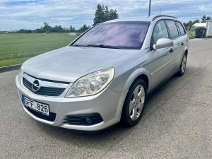 Grey Opel Vectra 2006 in Vilnius, with an engine capacity of 1.91 L and mileage of 410 thousand km for 1250 €, photo  on AUTOMOTO.COM.LV
