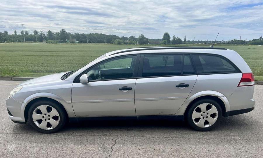 Pelēks Opel Vectra 2006 Viļņa, ar dzinēja tilpumu 1.91 L un nobraukumu 410 tūkst. km par 1250 €, foto 3 vietnē AUTOMOTO.COM.LV