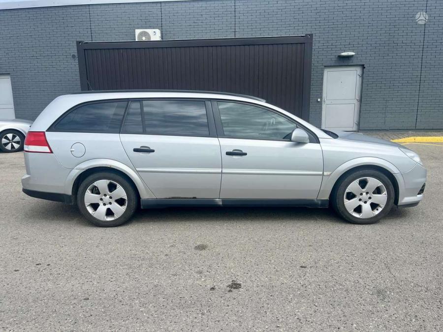 Pelēks Opel Vectra 2006 Viļņa, ar dzinēja tilpumu 1.91 L un nobraukumu 410 tūkst. km par 1250 €, foto 6 vietnē AUTOMOTO.COM.LV